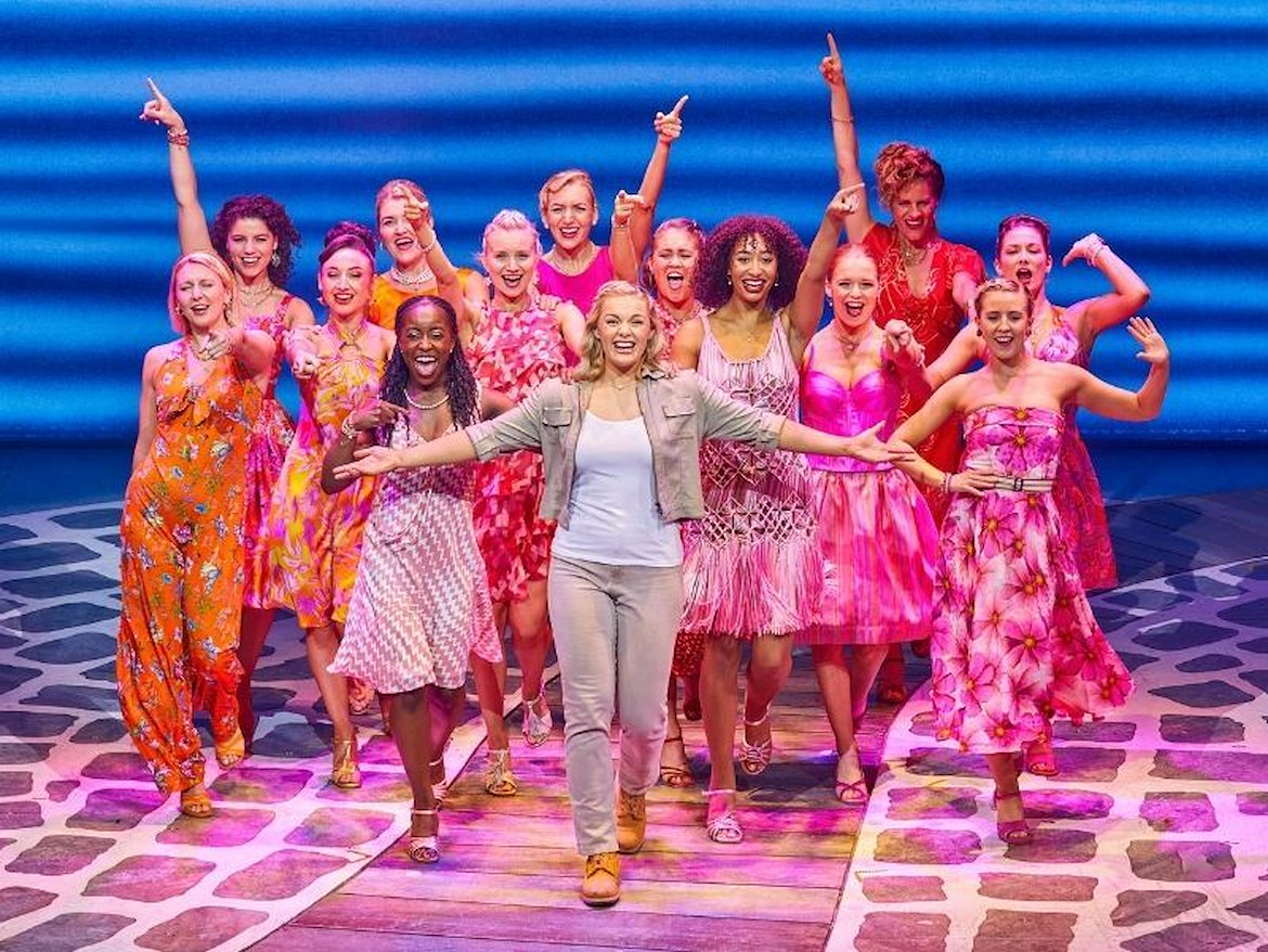 Check out the new cast of MAMMA MIA! | London Theatre Direct